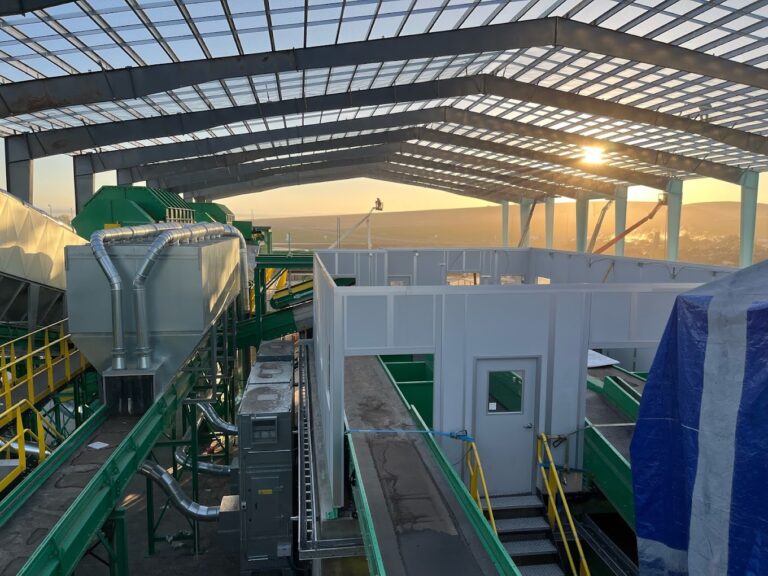 Work Platforms vs. Mezzanines: Key Differences, Benefits & Best Uses ...